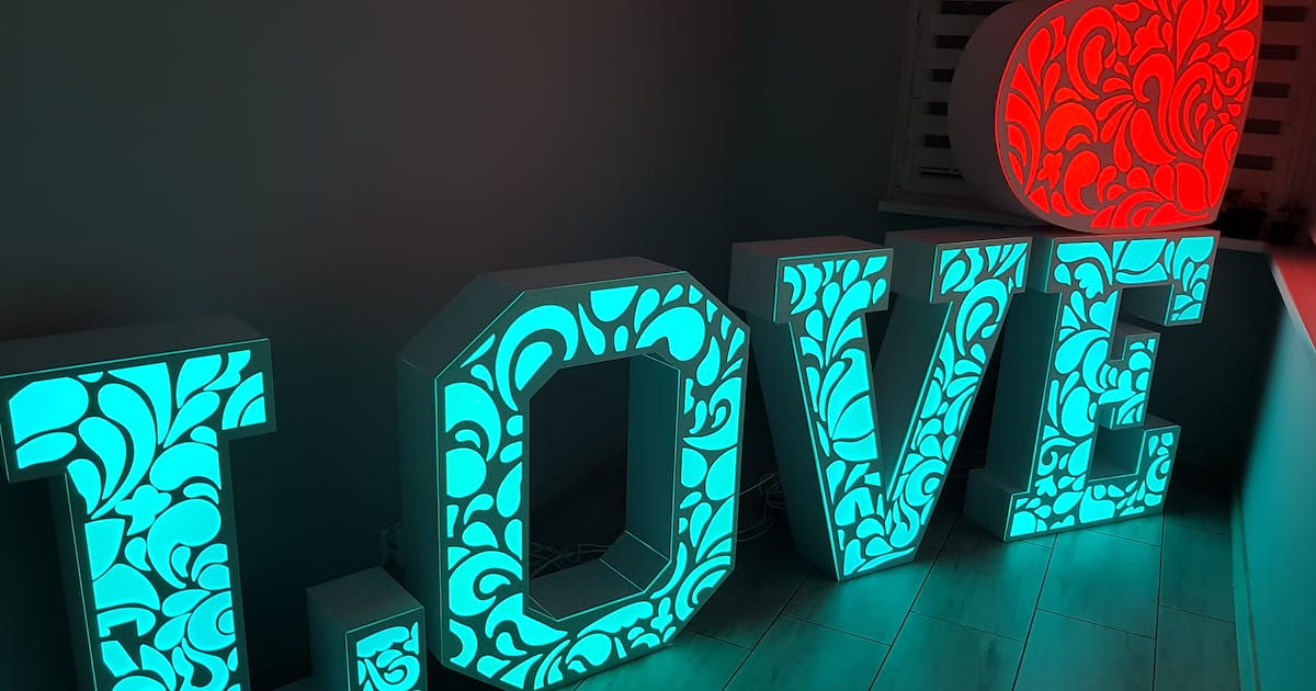Napis LOVE oraz serce LED - Bydgoszcz - Dekoracje weselne - PlanujemyWesele